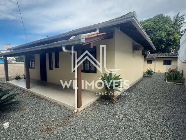 Casa / Sobrado para Venda em Navegantes/SC Meia Praia 3 Quartos