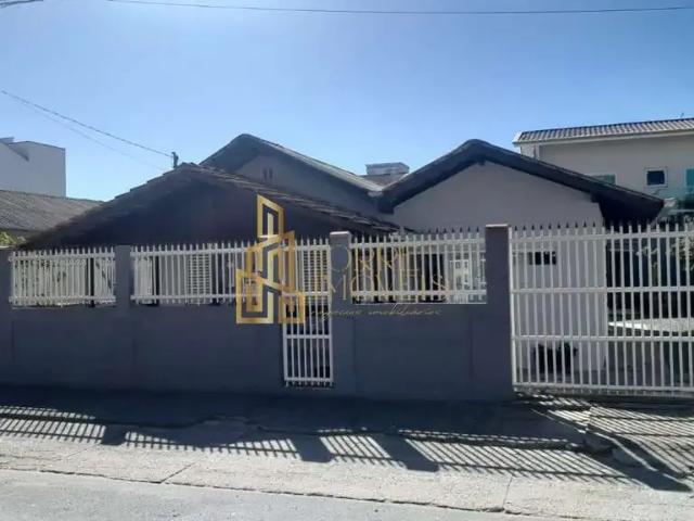 Casa / Sobrado para Venda em Navegantes/SC Meia Praia 3 Quartos
