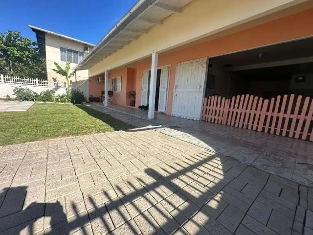 Casa / Sobrado para Venda em Navegantes/SC Meia Praia 3 Quartos