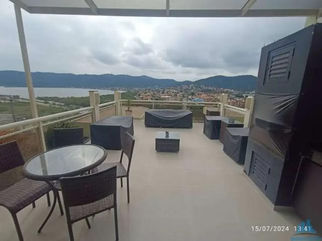 Casa / Sobrado para Venda em Niterói/RJ Camboinhas 4 Quartos