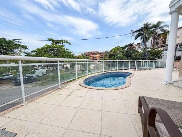 Casa / Sobrado para Venda em Niterói/RJ Camboinhas 4 Quartos
