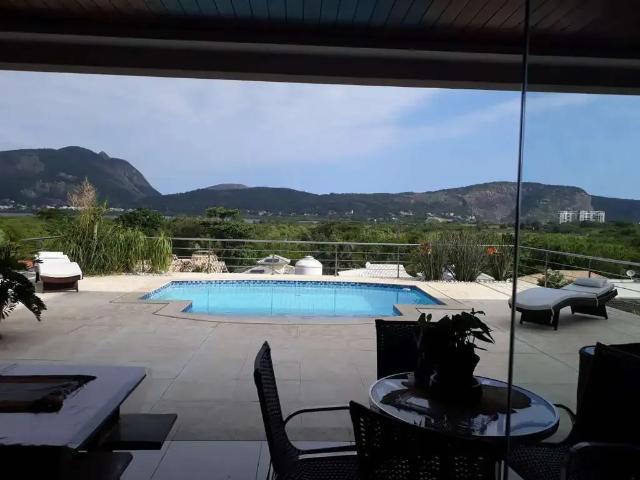 Casa / Sobrado para Venda em Niterói/RJ Camboinhas 4 Quartos