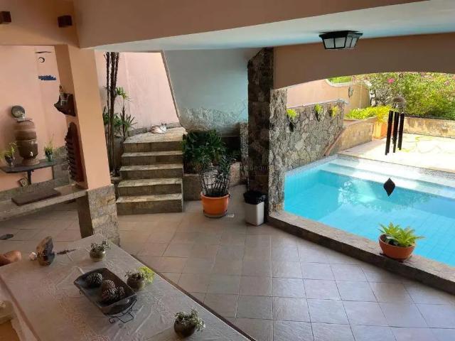 Casa / Sobrado para Venda em Niterói/RJ Camboinhas 4 Quartos