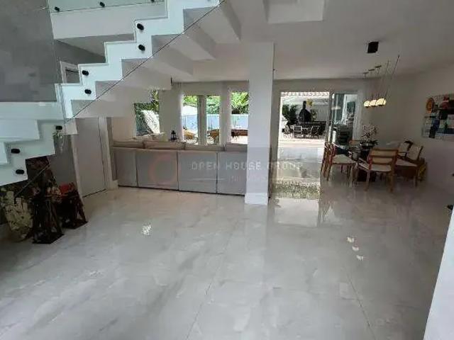 Casa / Sobrado para Venda em Niterói/RJ Camboinhas 4 Quartos