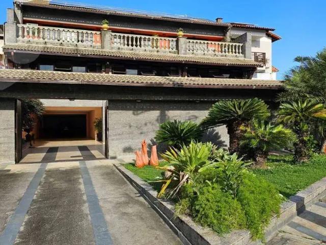 Casa / Sobrado para Venda em Niterói/RJ Camboinhas 5 Quartos