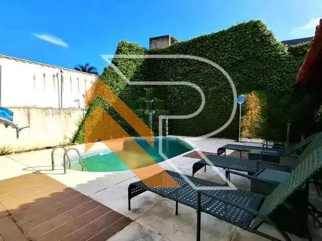 Casa / Sobrado para Venda em Niterói/RJ Camboinhas 5 Quartos