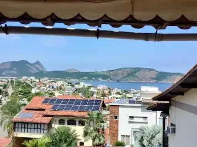 Casa / Sobrado para Venda em Niterói/RJ Camboinhas 5 Quartos