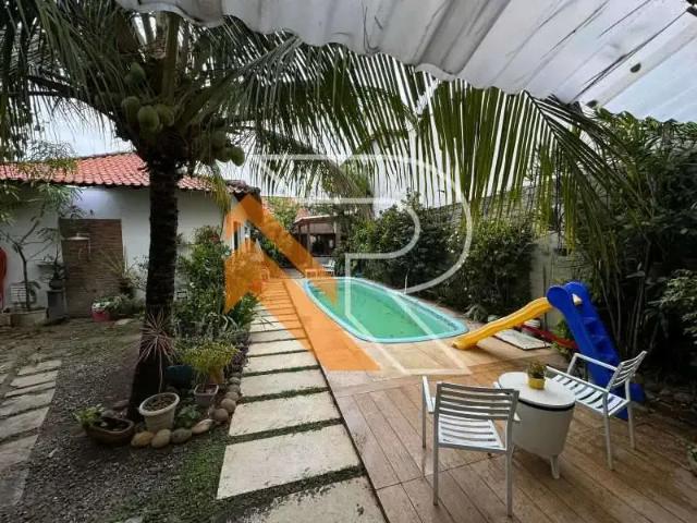 Casa / Sobrado para Venda em Niterói/RJ Camboinhas 6 Quartos