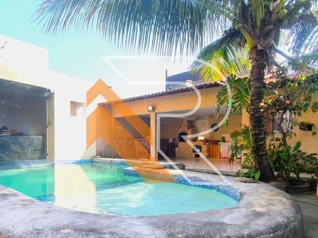 Casa / Sobrado para Venda em Niterói/RJ Camboinhas 6 Quartos