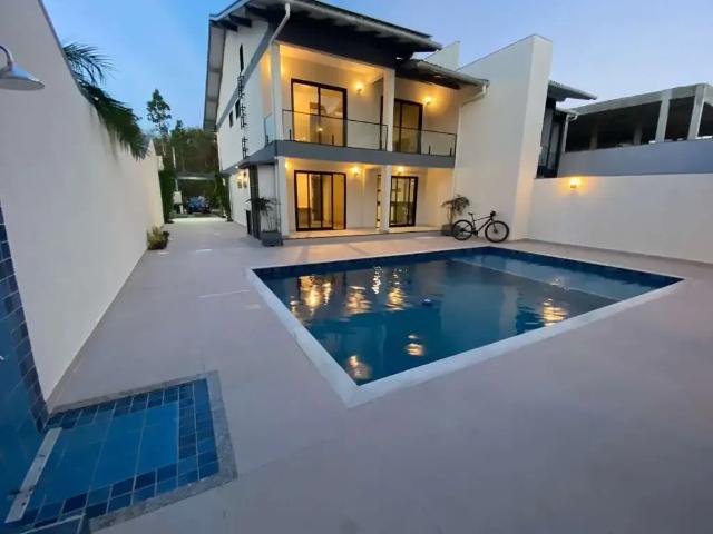 Casa / Sobrado para Venda em Niterói/RJ Camboinhas 7 Quartos