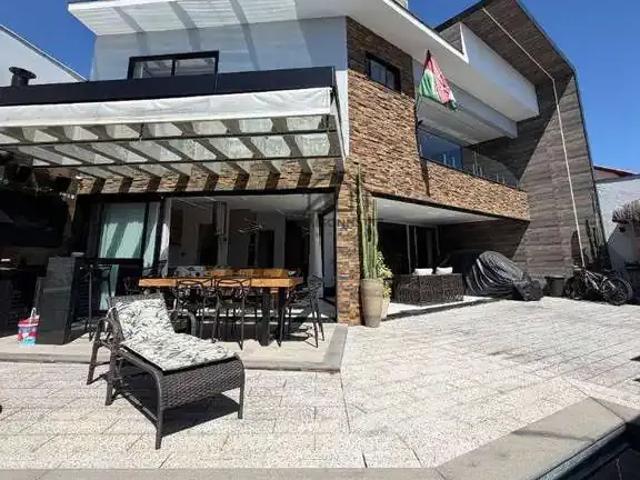 Casa / Sobrado para Venda em Niterói/RJ Camboinhas 3 Quartos