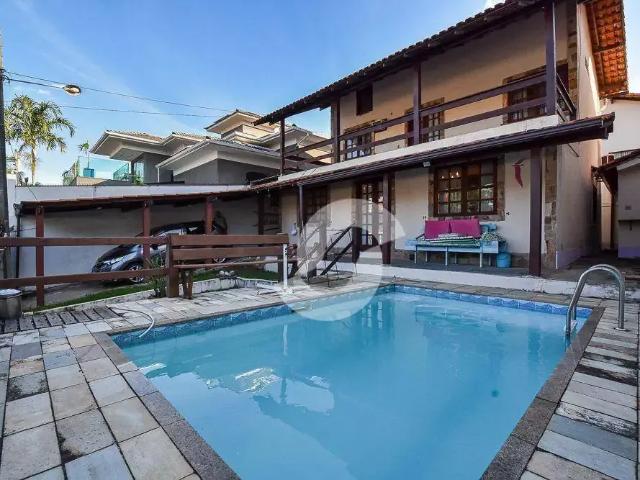 Casa / Sobrado para Venda em Niterói/RJ Camboinhas 3 Quartos