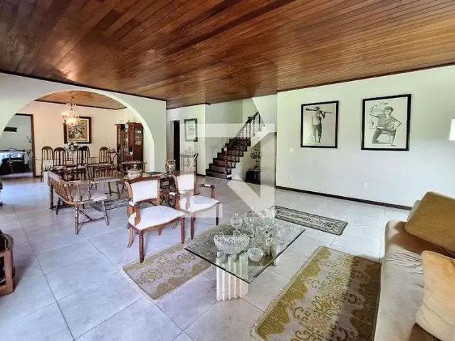 Casa / Sobrado para Venda em Niterói/RJ Badu 4 Quartos