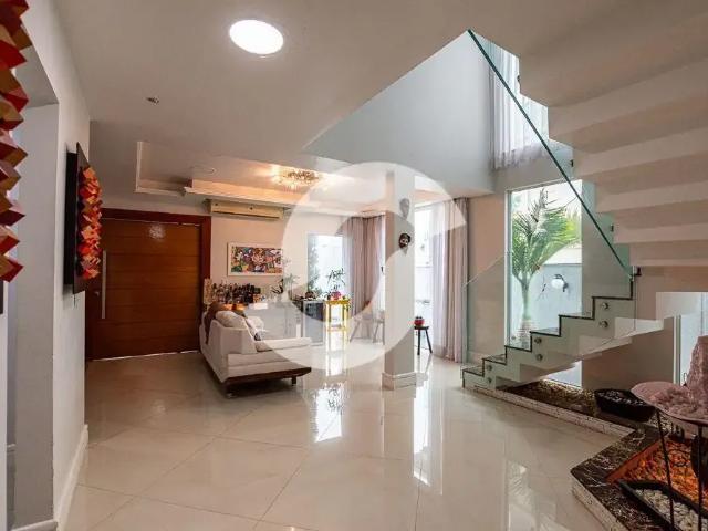 Casa / Sobrado para Venda em Niterói/RJ Badu 3 Quartos