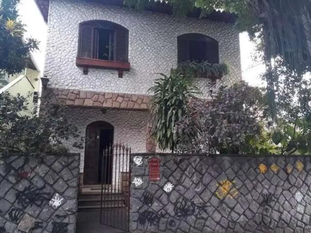 Casa / Sobrado para Venda em Niterói/RJ Fonseca 4 Quartos