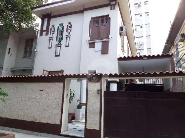 Casa / Sobrado para Venda em Niterói/RJ Ingá 4 Quartos