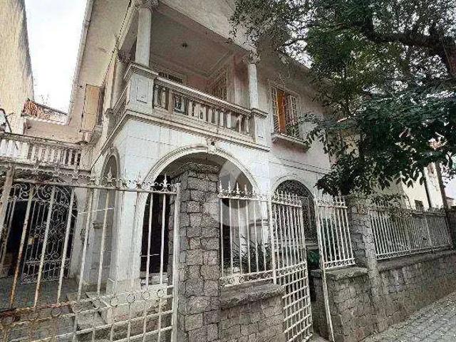 Casa / Sobrado para Venda em Niterói/RJ Ingá 5 Quartos