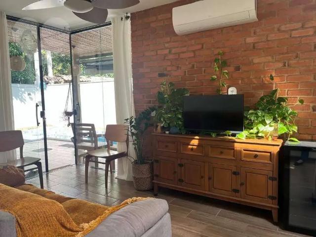 Casa / Sobrado para Venda em Niterói/RJ Ingá 2 Quartos