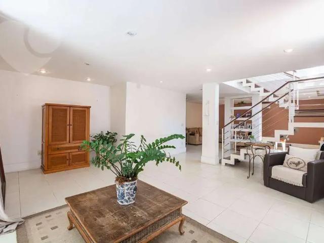 Casa / Sobrado para Venda em Niterói/RJ Itacoatiara 5 Quartos
