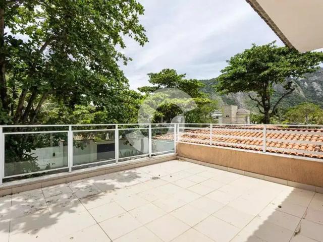 Casa / Sobrado para Venda em Niterói/RJ Itacoatiara 5 Quartos