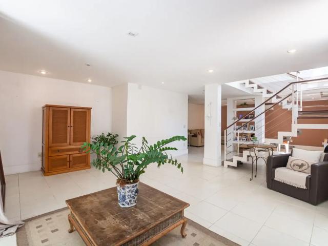 Casa / Sobrado para Venda em Niterói/RJ Itacoatiara 6 Quartos