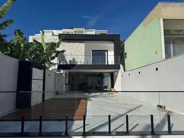 Casa / Sobrado para Venda em Niterói/RJ Itaipu 4 Quartos