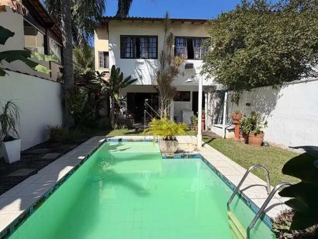 Casa / Sobrado para Venda em Niterói/RJ Itaipu 5 Quartos