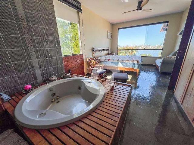 Casa / Sobrado para Venda em Niterói/RJ Jardim Imbuí 4 Quartos
