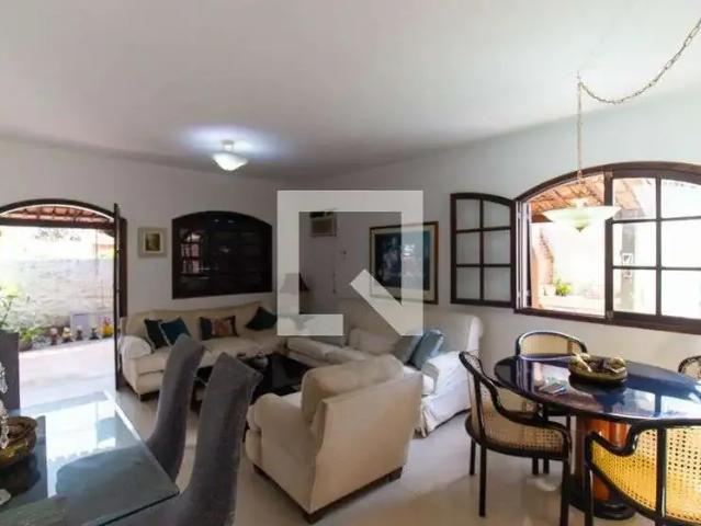 Casa / Sobrado para Venda em Niterói/RJ Maceió 3 Quartos