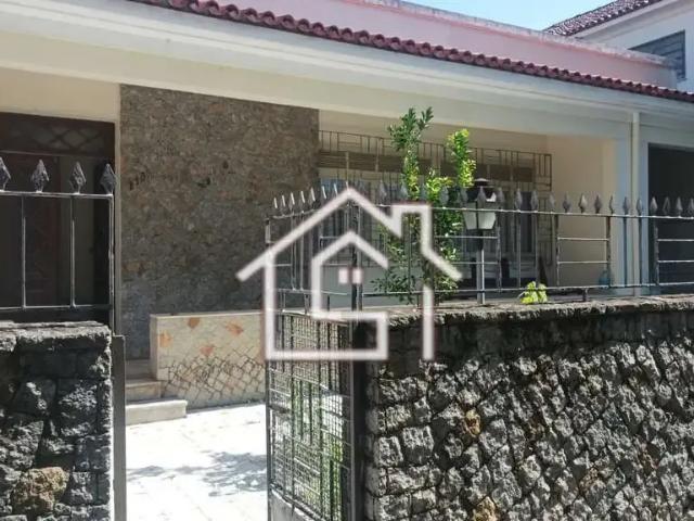 Casa / Sobrado para Venda em Niterói/RJ São Francisco 4 Quartos