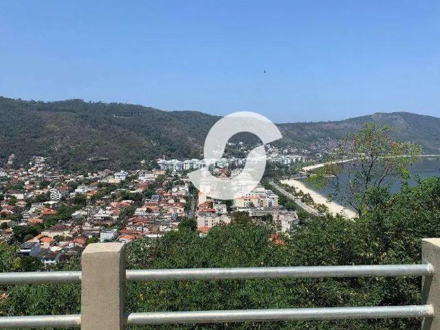 Casa / Sobrado para Venda em Niterói/RJ São Francisco 4 Quartos