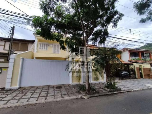 Casa / Sobrado para Venda em Niterói/RJ São Francisco 4 Quartos