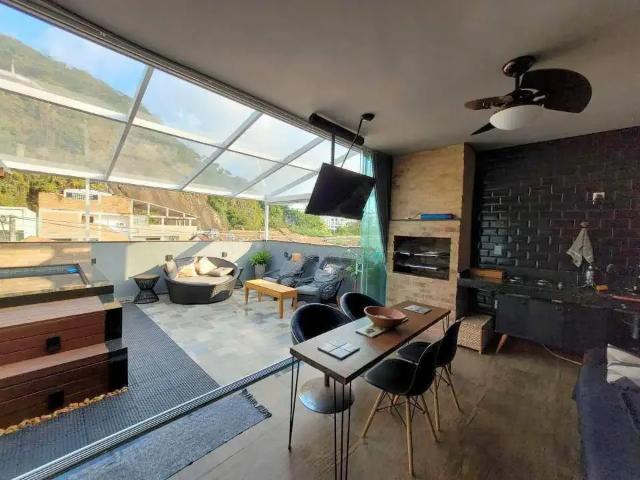 Casa / Sobrado para Venda em Niterói/RJ São Francisco 4 Quartos