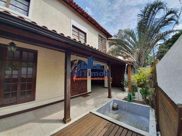 Casa / Sobrado para Venda em Niterói/RJ São Francisco 4 Quartos