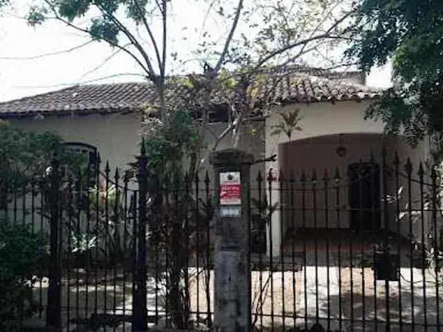 Casa / Sobrado para Venda em Niterói/RJ São Francisco 4 Quartos