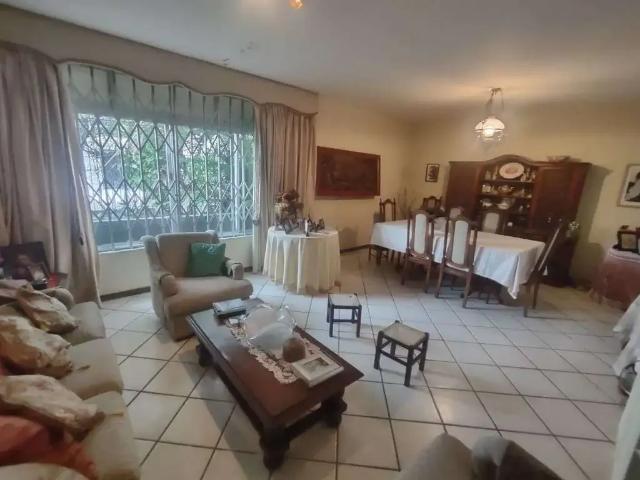 Casa / Sobrado para Venda em Niterói/RJ São Francisco 4 Quartos