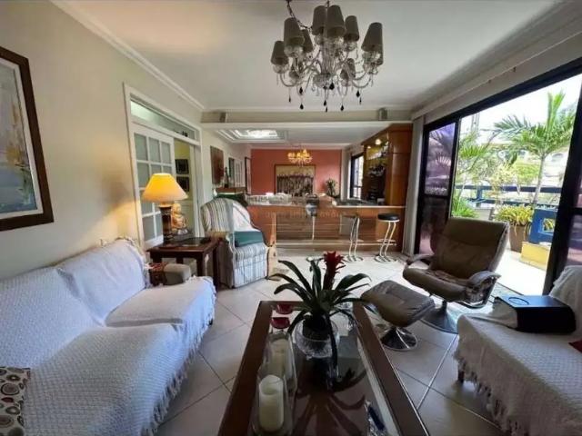 Casa / Sobrado para Venda em Niterói/RJ São Francisco 4 Quartos