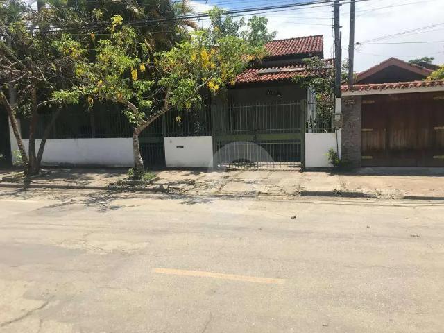 Casa / Sobrado para Venda em Niterói/RJ São Francisco 4 Quartos