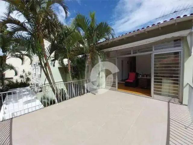 Casa / Sobrado para Venda em Niterói/RJ São Francisco 4 Quartos