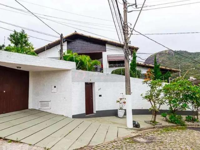 Casa / Sobrado para Venda em Niterói/RJ São Francisco 4 Quartos