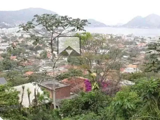 Casa / Sobrado para Venda em Niterói/RJ São Francisco 4 Quartos