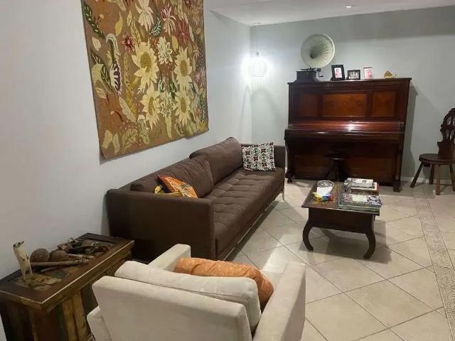 Casa / Sobrado para Venda em Niterói/RJ São Francisco 4 Quartos
