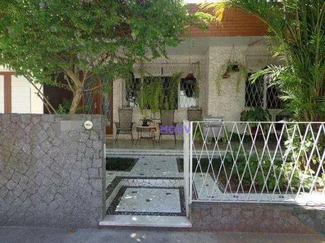 Casa / Sobrado para Venda em Niterói/RJ São Francisco 4 Quartos