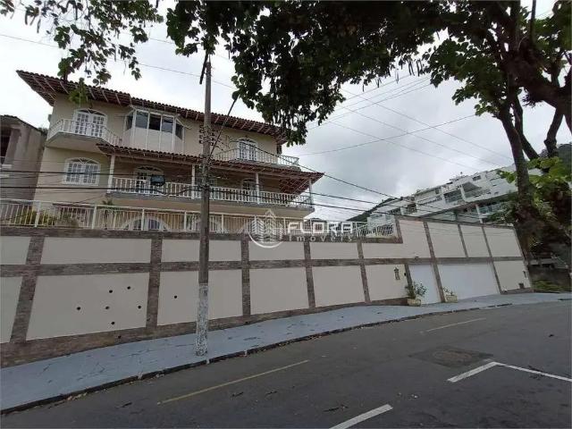 Casa / Sobrado para Venda em Niterói/RJ São Francisco 5 Quartos