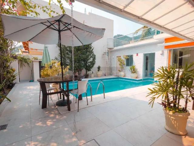 Casa / Sobrado para Venda em Niterói/RJ São Francisco 5 Quartos