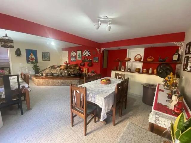 Casa / Sobrado para Venda em Niterói/RJ São Francisco 5 Quartos