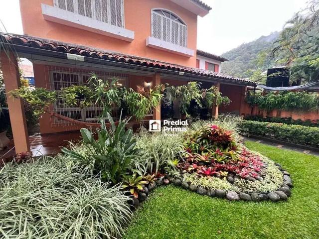 Casa / Sobrado para Venda em Niterói/RJ São Francisco 5 Quartos