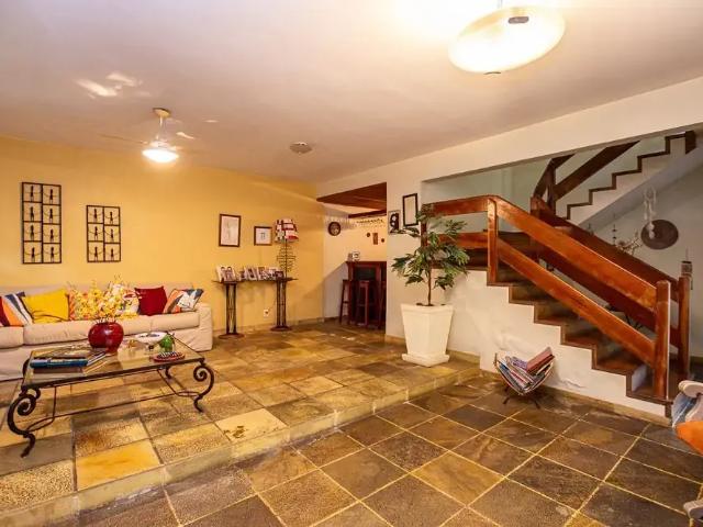 Casa / Sobrado para Venda em Niterói/RJ São Francisco 5 Quartos