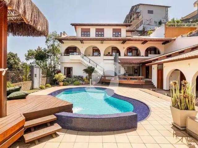 Casa / Sobrado para Venda em Niterói/RJ São Francisco 5 Quartos