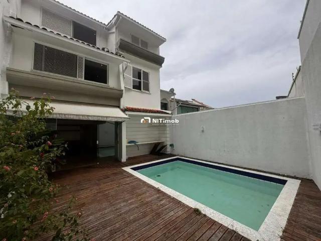 Casa / Sobrado para Venda em Niterói/RJ São Francisco 5 Quartos